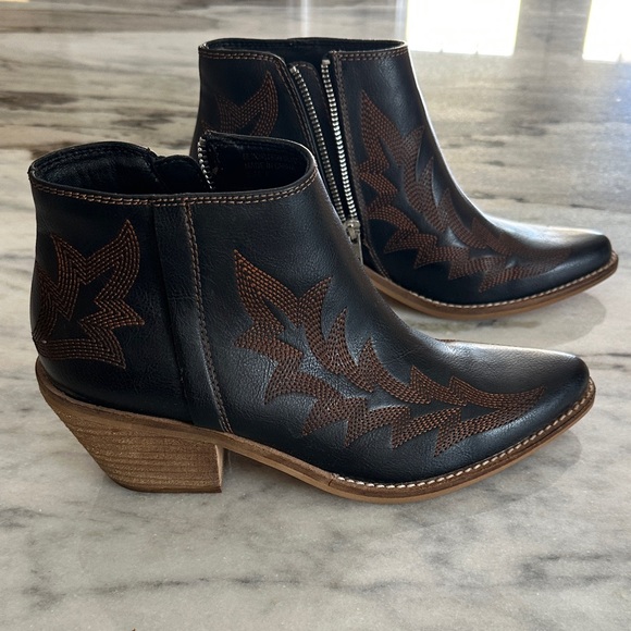 BEAST FASHION | Shoes | Beast Fashion Black And Brown Ankle Booties ...